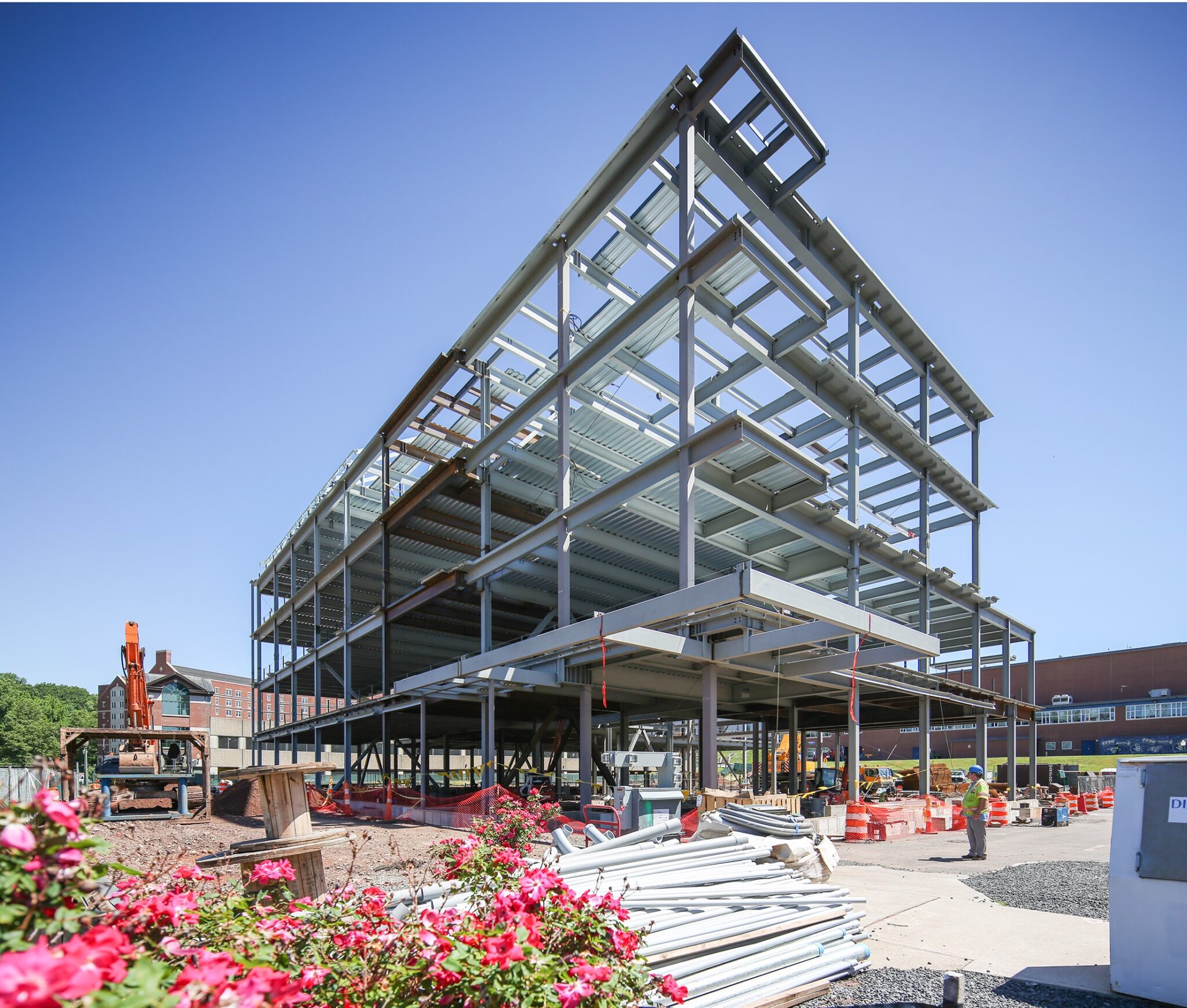 TOPPING OFF CEREMONY MARKS PROGRESS ON CONSTRUCTION OF CCSU ENGINEERING BUILDING – Amenta Emma ...